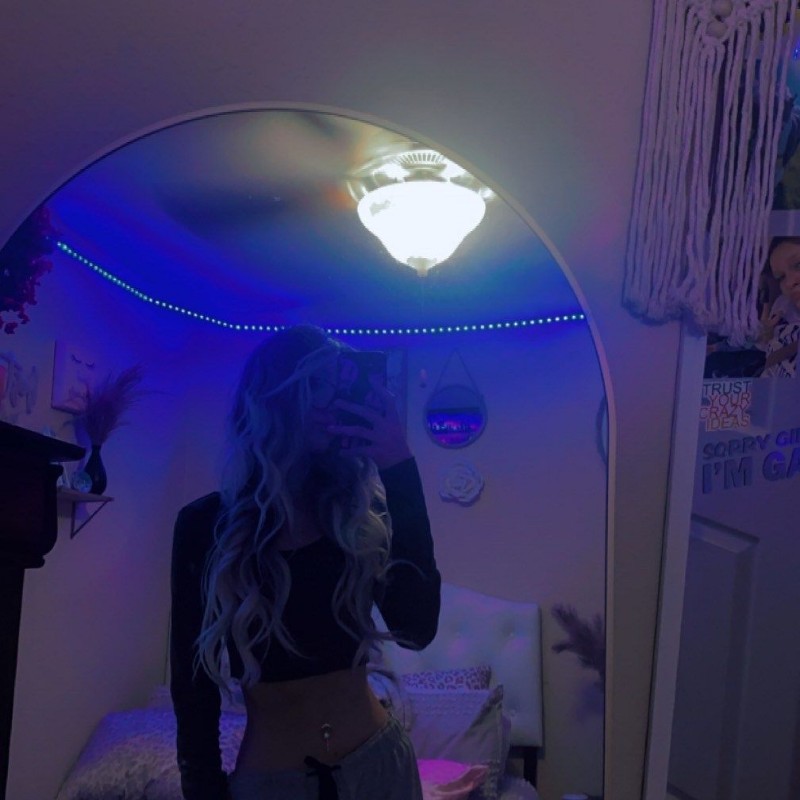 Hailey (@haileywallace24) | Snapchat Stories, Spotlight & Lenses