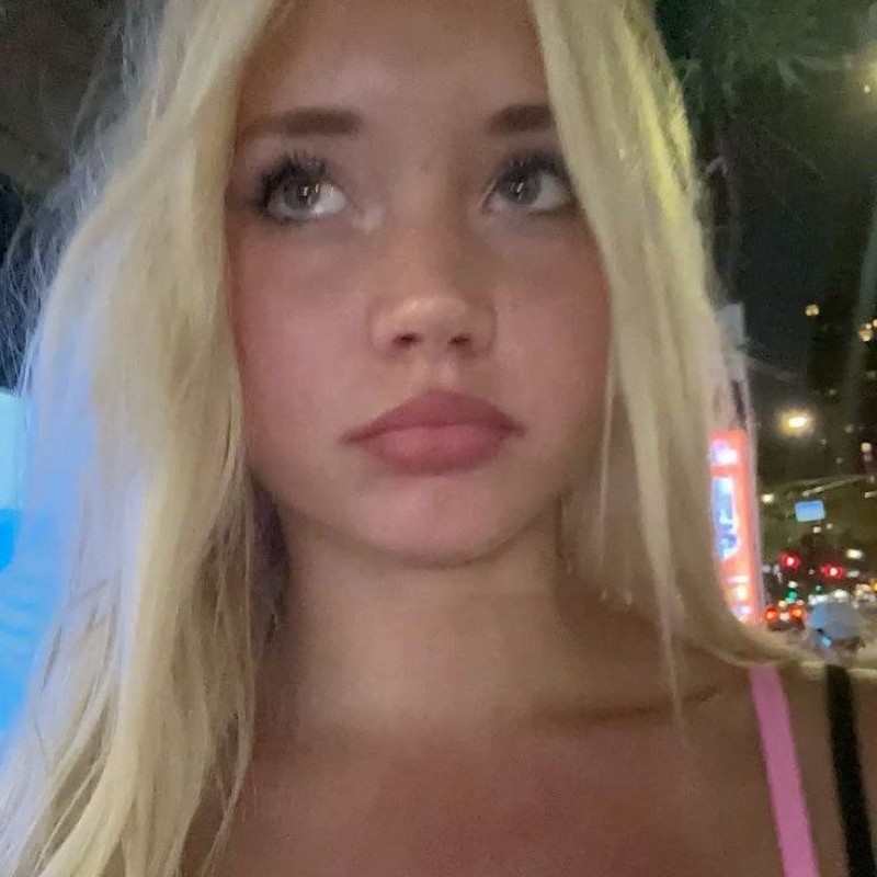 haileyy💞💞💓 (@haileyworddd) | Snapchat Stories, Spotlight & Lenses