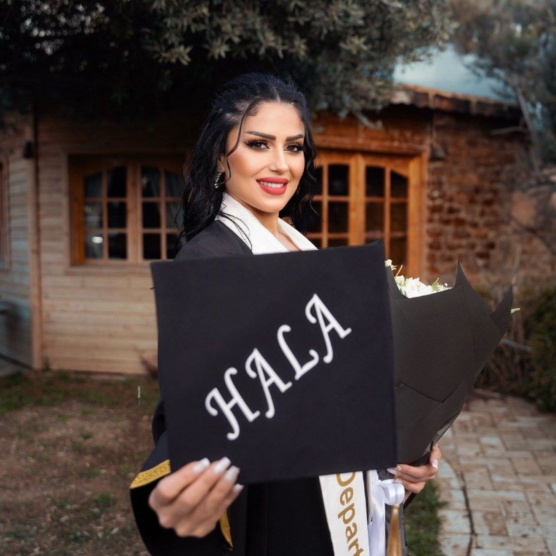 Halah Jesus 1984 (@halajesus84) | Snapchat Stories, Spotlight & Lenses