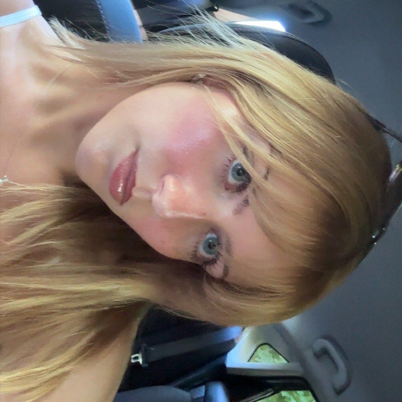 Haley (@halecich) | Snapchat Stories, Spotlight & Lenses