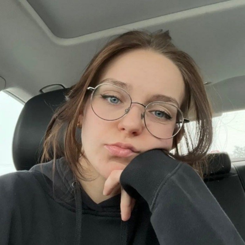 Haley McLaughlin (@halesmclaughlin) | Snapchat Stories, Spotlight & Lenses