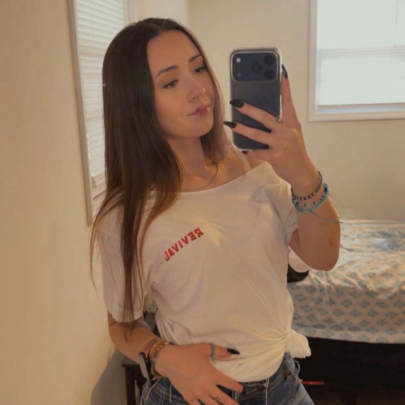 haley🍄🕷️ (@haley_g03) | Snapchat Stories, Spotlight & Lenses