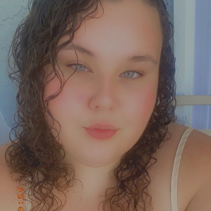 Hal 💋 (@hallee99) | Snapchat Stories, Spotlight & Lenses