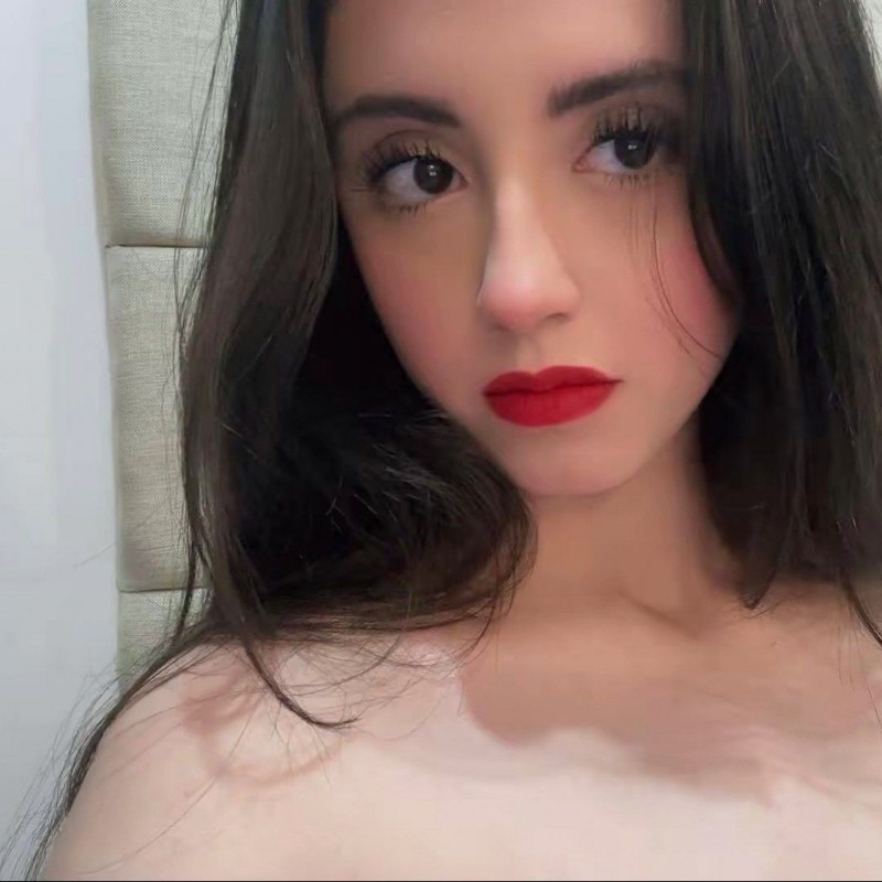 𝐇𝐚𝐥𝐥𝐢𝐞 𝐃𝐚𝐧𝐚 (@halliedc) | Snapchat Stories, Spotlight & Lenses