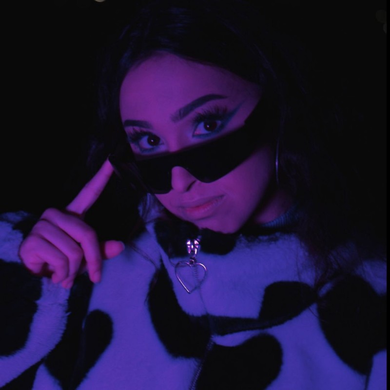 Hallie (@hallierommo) | Snapchat Stories, Spotlight & Lenses