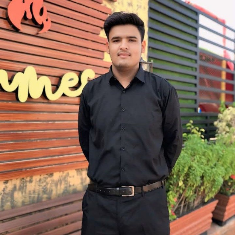 M Hamza Ghafoor (@hamzathahem8090) | Snapchat Stories, Spotlight & Lenses