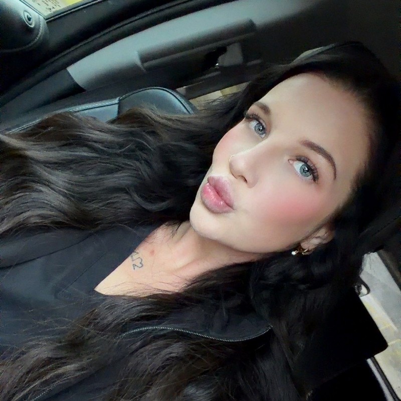 hanna ray sisson (@hannasisson) | Snapchat Stories, Spotlight & Lenses