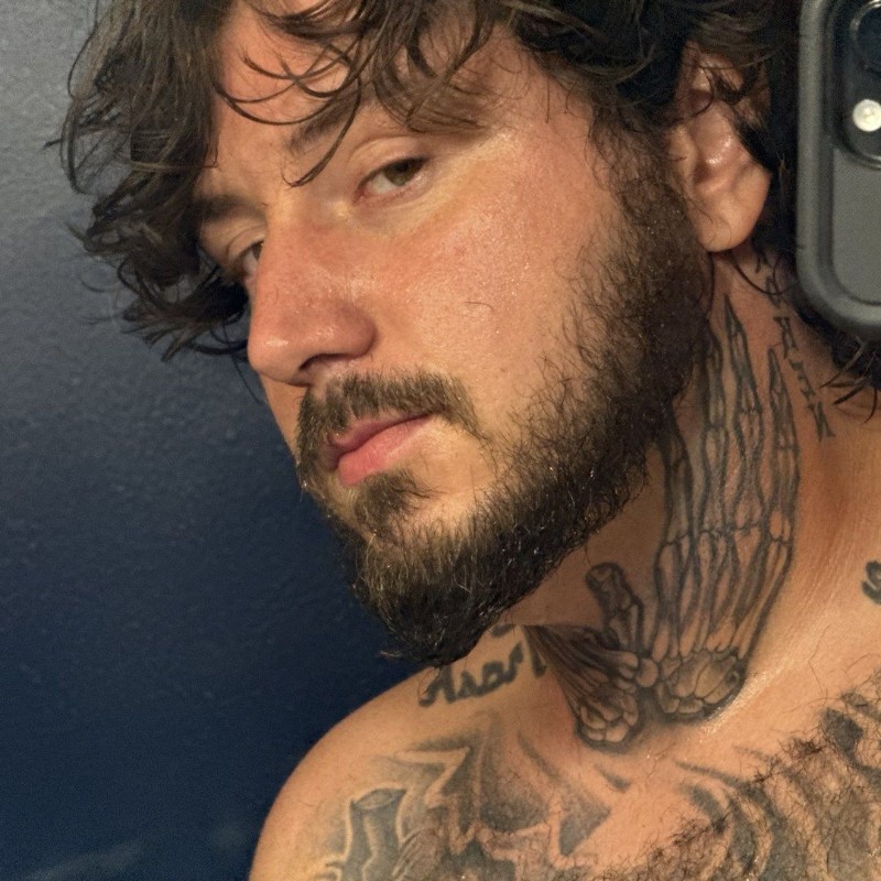 Caleb Gilmore (@happymfgilmore) | Snapchat Stories, Spotlight & Lenses