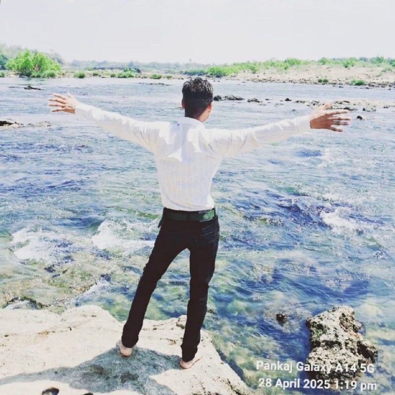 Hariom Kushwaha (@hariomkushw1584) | Snapchat Stories, Spotlight & Lenses