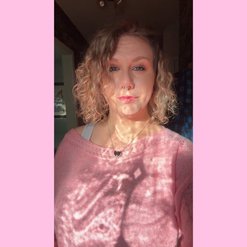 Hayley 🌻 (@haybarrick) | Snapchat Stories, Spotlight & Lenses