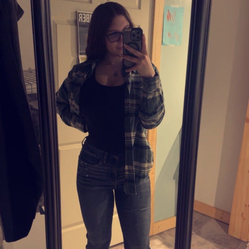 hayley (@hayleyberan) | Snapchat Stories, Spotlight & Lenses