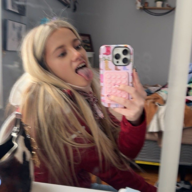 💸 harmony 💸 (@hblue08) | Snapchat Stories, Spotlight & Lenses