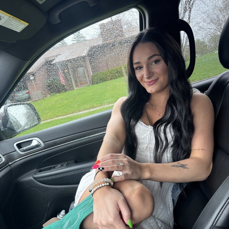 Hayley (@hbrown1224) | Snapchat Stories, Spotlight & Lenses
