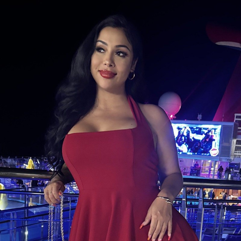 Bianca (@hellomissbianca) | Snapchat Stories, Spotlight & Lenses