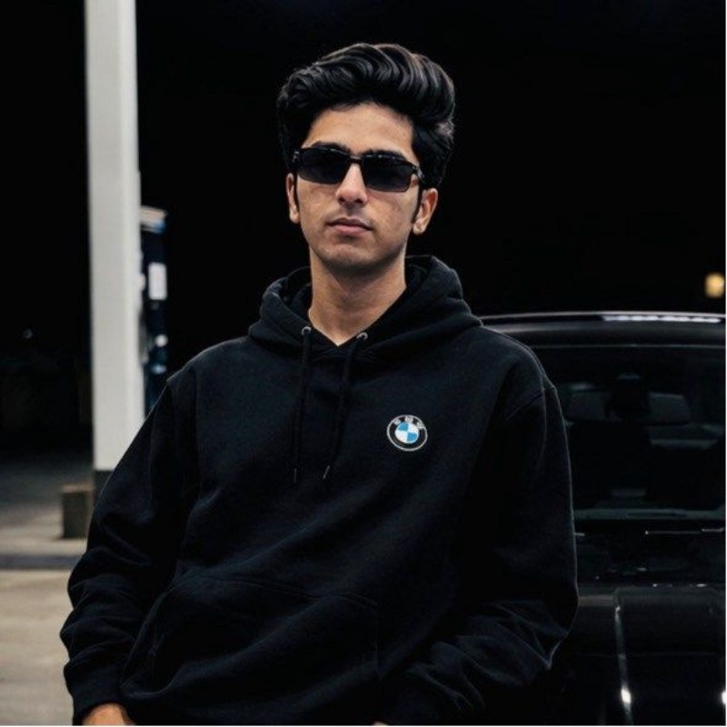 𝙈𝙪𝙣𝙚𝙚𝙗 💸 (@heyits_muneebb) | Snapchat Verhalen, Spotlight en Lenzen