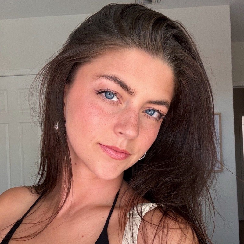 Maclaine Farrell (@heyitsmac) | Snapchat Stories, Spotlight & Lenses