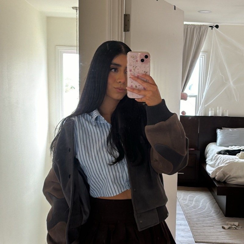 Violet (@heyitsviolett) | Snapchat Stories, Spotlight & Lenses