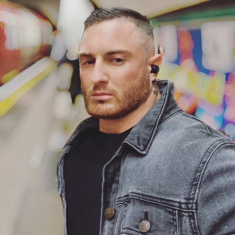 Mark London (@HallMarkUK) (@hickiemark) | Snapchat Stories, Spotlight ...