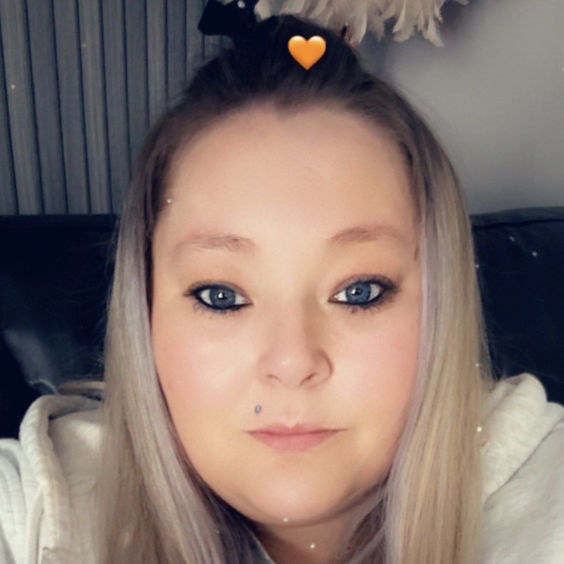 Becci Hill 💜💙 (@hillbec) | Snapchat Stories, Spotlight & Lenses