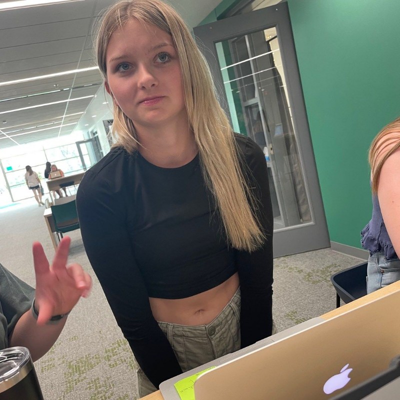 Hallee Magnusson (@hmagnusson99) | Snapchat Stories, Spotlight & Lenses