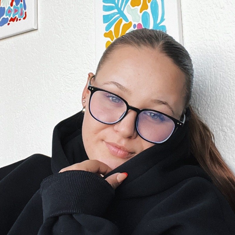 𝔰𝔢𝔩𝔦𝔫𝔞 (@hoffmannselina) | Snapchat Stories, Spotlight & Lenses