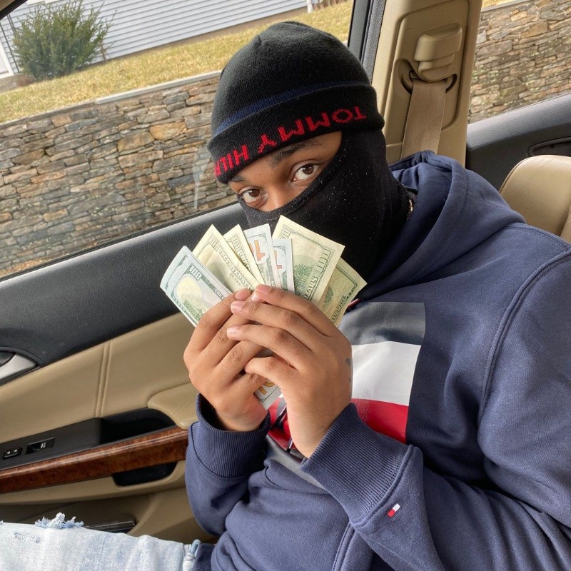 Hood (@hoodwalser22) | Snapchat Stories, Spotlight & Lenses