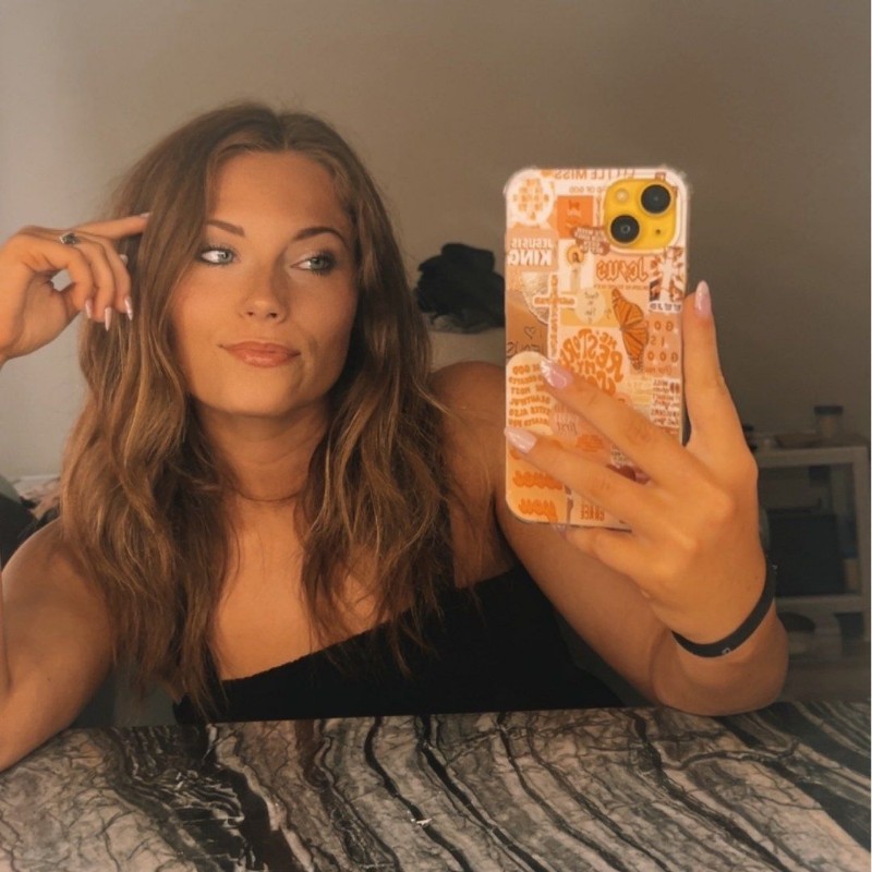 Hope Hiple (@hopealiviia) | Snapchat Stories, Spotlight & Lenses