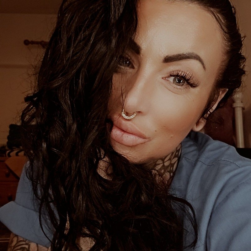 Mell (@houseofmel) | Snapchat Stories, Spotlight & Lenses