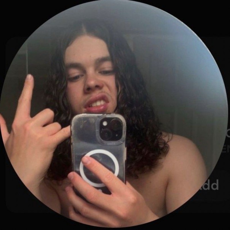 Harvey Riley (@hrileyof) | Snapchat Stories, Spotlight & Lenses