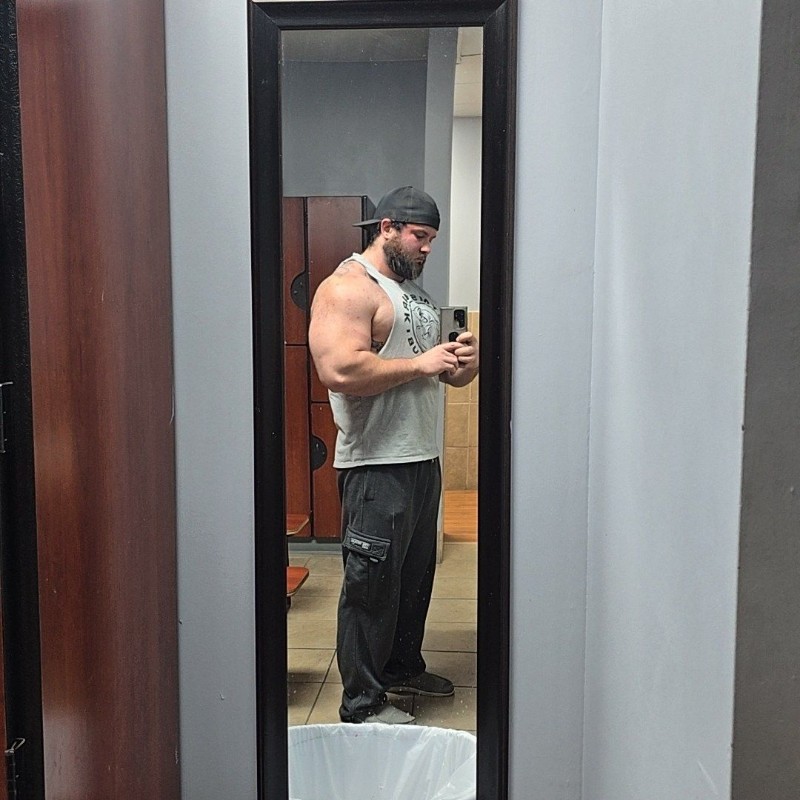 Chad Mix (@hulkjr93) | Snapchat Stories, Spotlight & Lenses