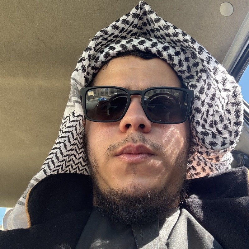 Hussein Arab Bin Ismail (@husseinarab) | Snapchat Stories, Spotlight & Lenses