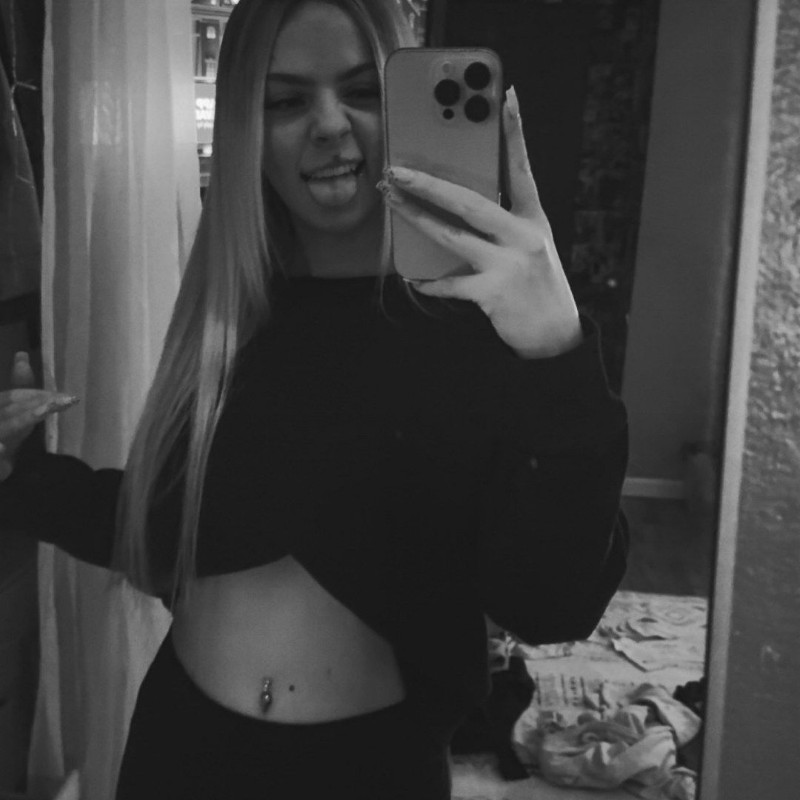 riley🫶🏼 (@hutchinsonriley) | Snapchat Stories, Spotlight & Lenses