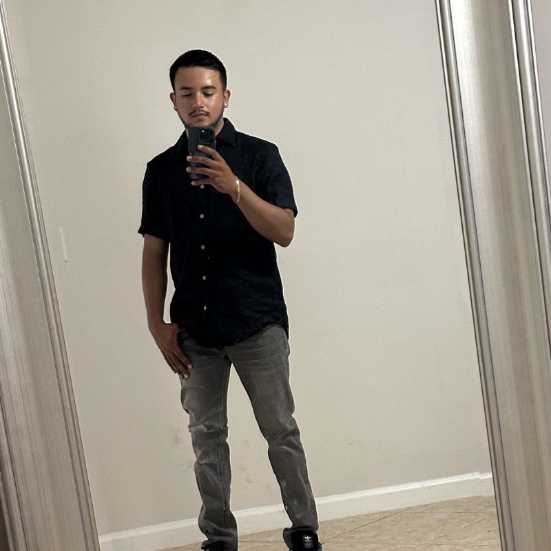 Irving López (@i_lopez251944) | Snapchat Stories, Spotlight & Lenses