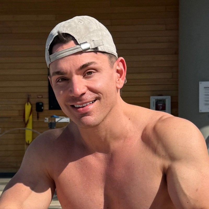 Brandon Michael (@iambrandonfit) | Snapchat Stories, Spotlight & Lenses