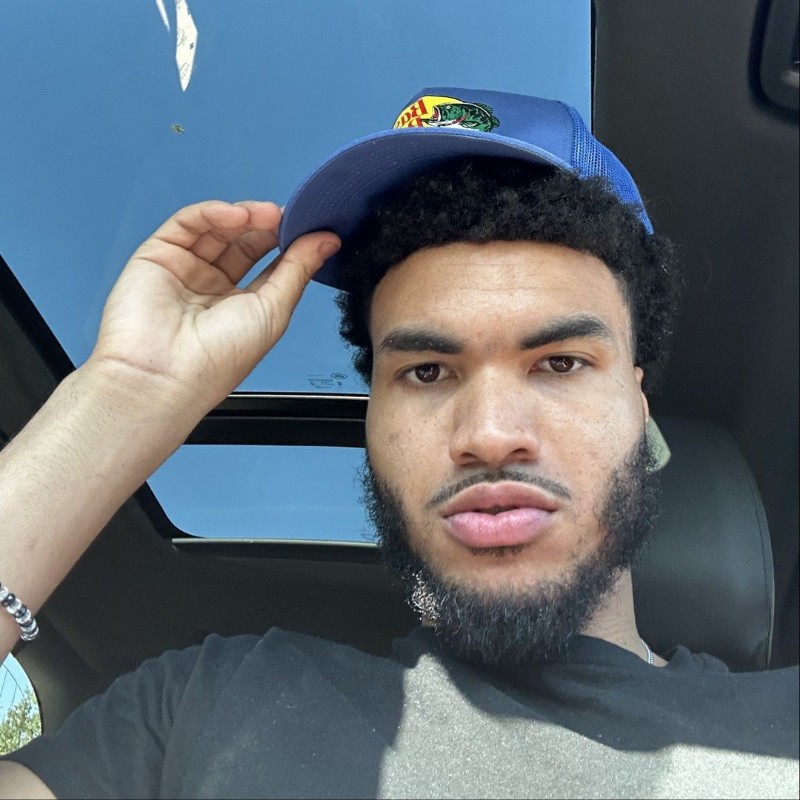 Breezy Tv (@iambreezytv) | Snapchat Stories, Spotlight & Lenses