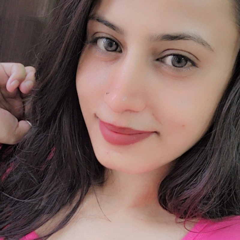 ᴘʀɪʏᴀ sHaRMa🦋 (@iampriya_25) | Snapchat Stories, Spotlight & Lenses