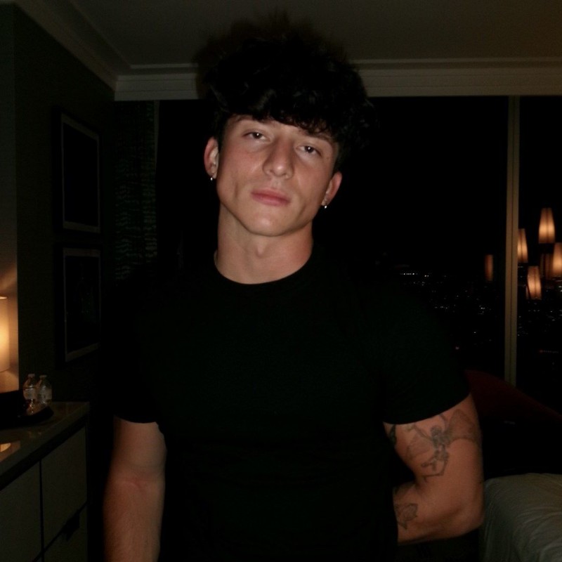 Tony Lopez (@iamtonylopez) | Snapchat Stories, Spotlight & Lenses