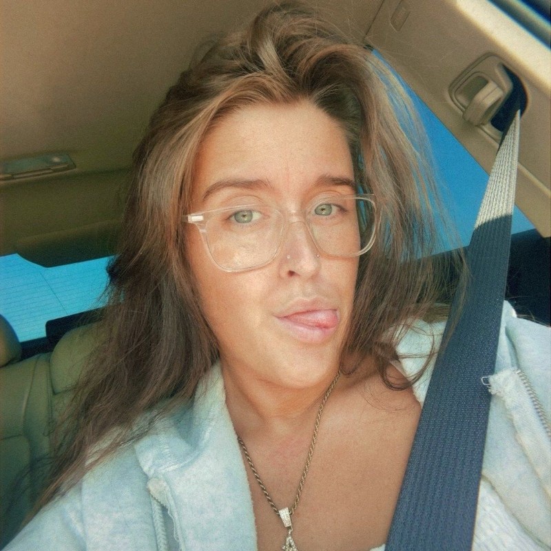 ashley nicole 🤍 (@iashley_18) | Snapchat Stories, Spotlight & Lenses