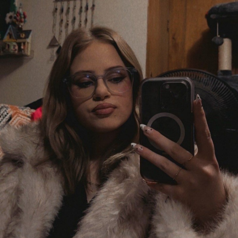 Darbee (@ii_darbee) | Snapchat Stories, Spotlight & Lenses