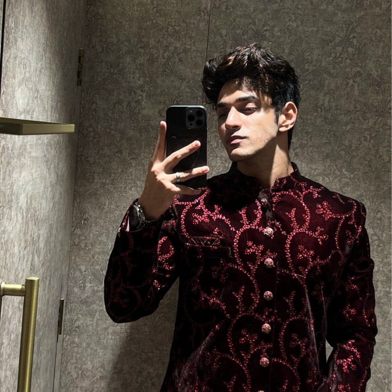 Karan Joshi ️ (@ikaranjoshii) | Snapchat Stories, Spotlight & Lenses