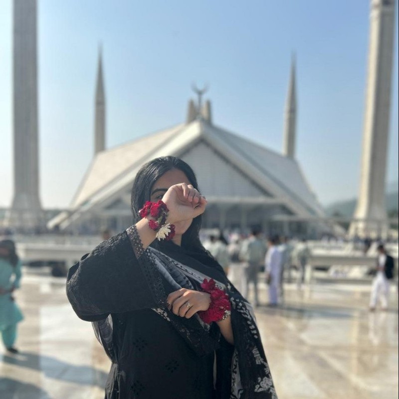 Iqra Awan (@iqraawan6962) | Snapchat Stories, Spotlight & Lenses