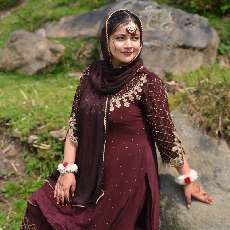 Iram_dar _Vlogs (@iramdaro) | Snapchat Stories, Spotlight & Lenses