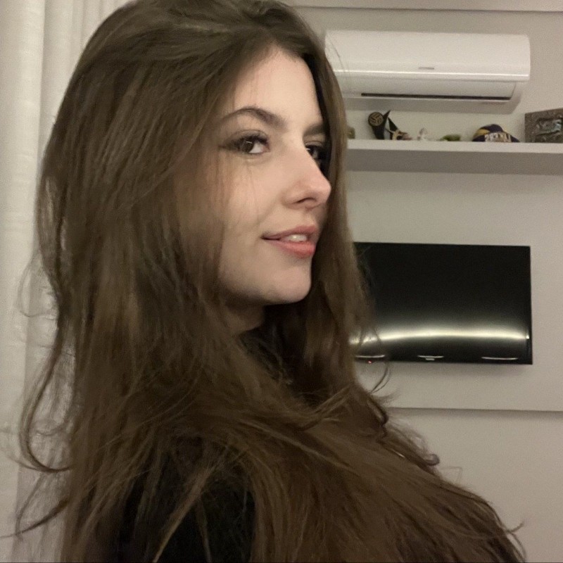 Iris Sarti (@iris_sarti) | Snapchat Stories, Spotlight & Lenses