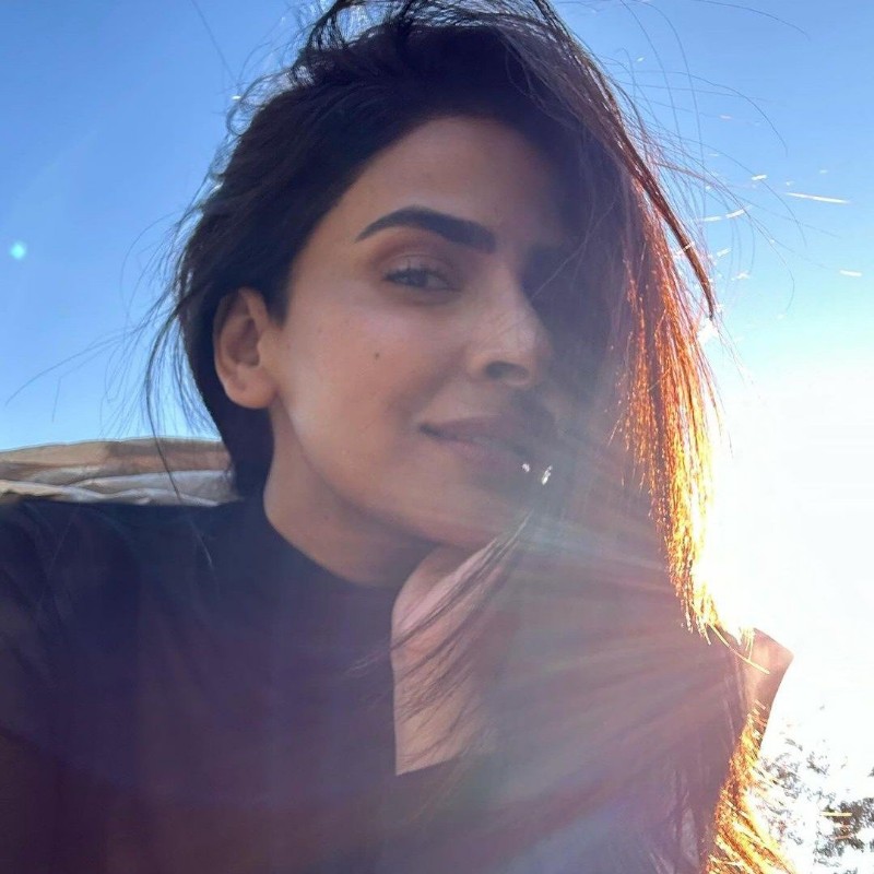 Saba Qamar (@isabaqamarzaman) | Snapchat Stories, Spotlight & Lenses