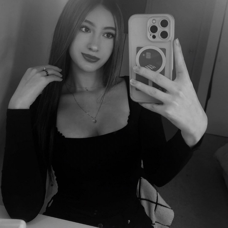 Isabela 🇨🇴 (@isabela-lora) | Snapchat Stories, Spotlight & Lenses