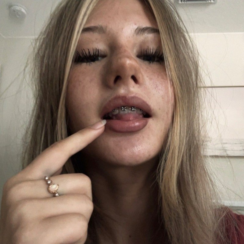 isabella.dimova (@isabella.dimova) | Snapchat Stories, Spotlight & Lenses