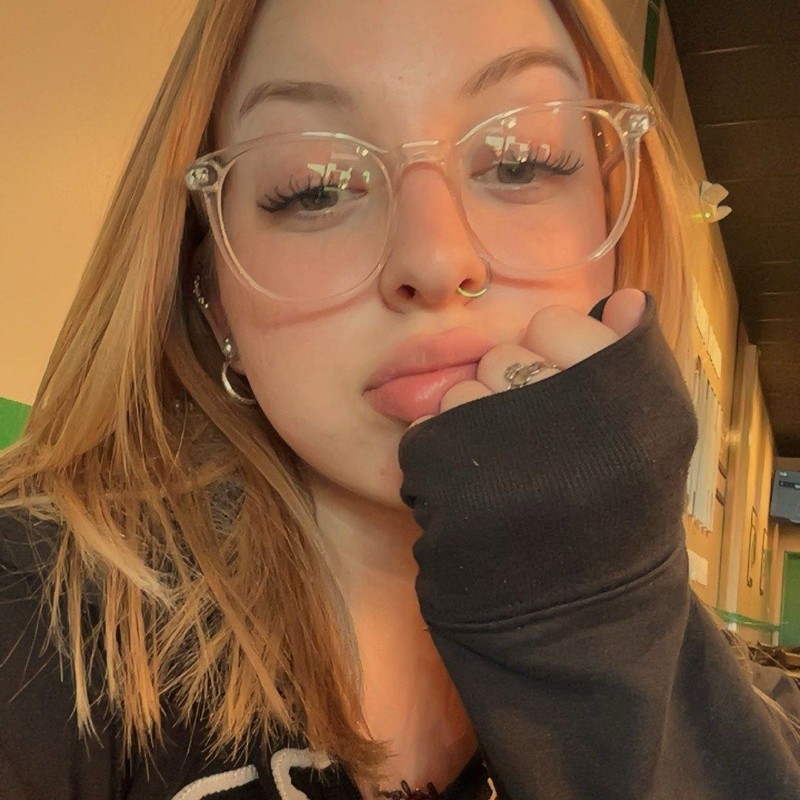 Isabel💗 (@isabelspamerino) | Snapchat Stories, Spotlight & Lenses