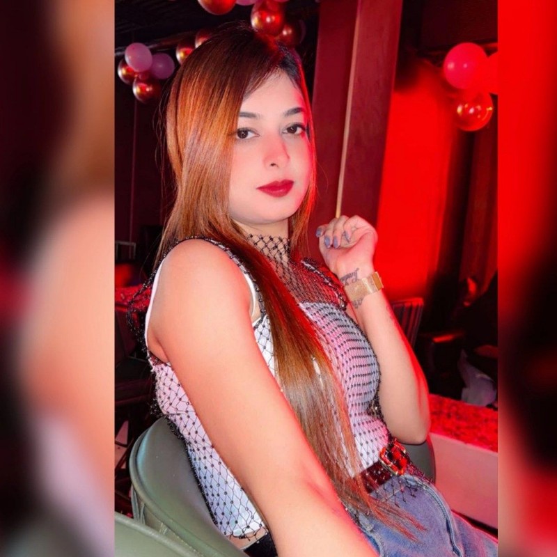 𝓘𝓼𝓱𝓪 𝓑𝓱𝓪𝓽𝓲 ️ (@isha_angel5204) | Snapchat Stories, Spotlight & Lenses