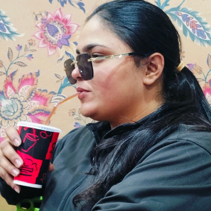 Ishu🌸 (@ishika_goliyan) | Snapchat Stories, Spotlight & Lenses