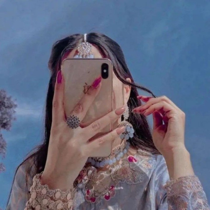 isra Khan😍 (@israkhan7115) | Snapchat Stories, Spotlight & Lenses